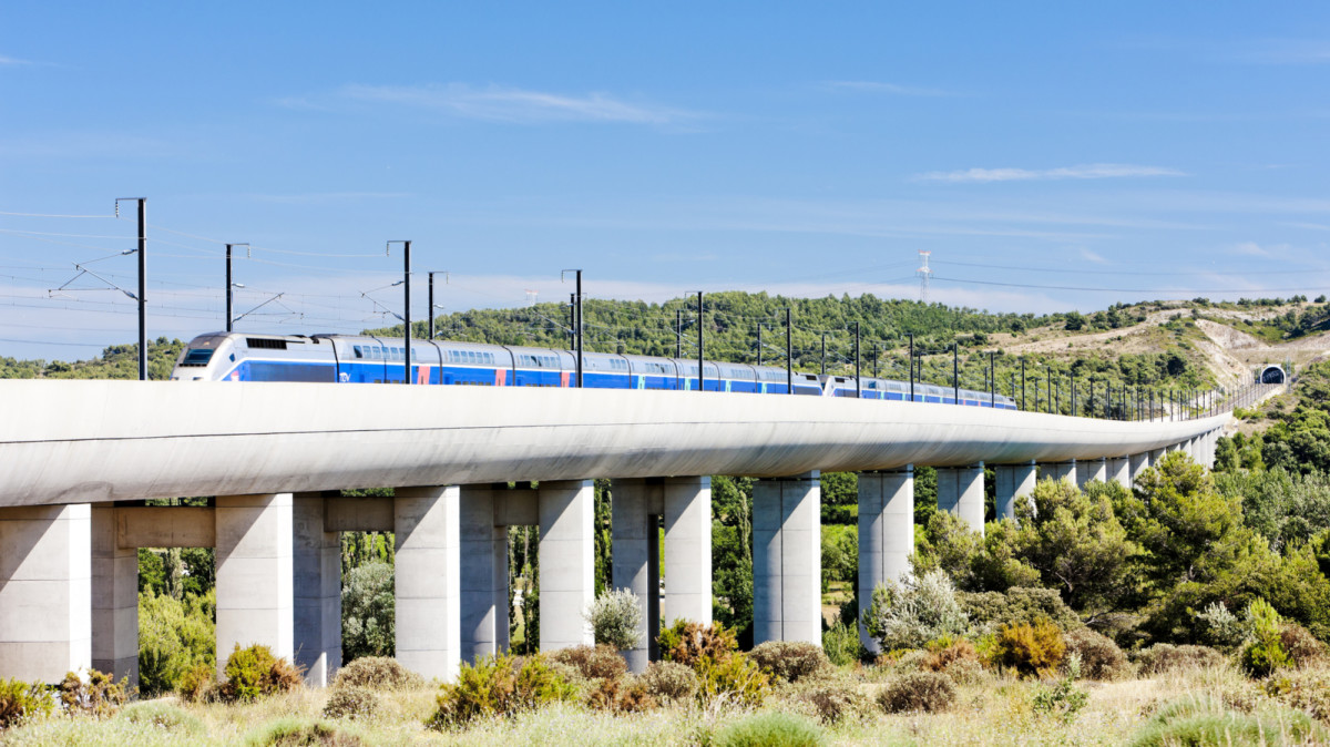 Francie chce do roku 2040 investovat 100 miliard eur do železnic - EnviWeb